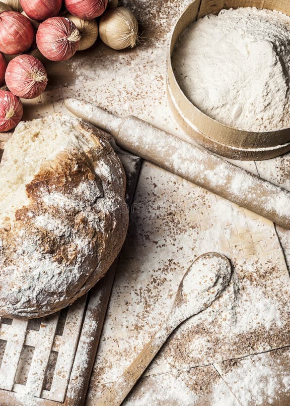 Brood maken met bloem stock foto. Image of bloem, dieet - 23829566