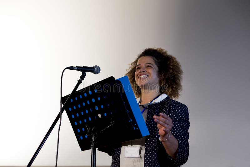 Het Maken Van Een Toespraak Stock Foto - Image of onderwijs, lezing ...