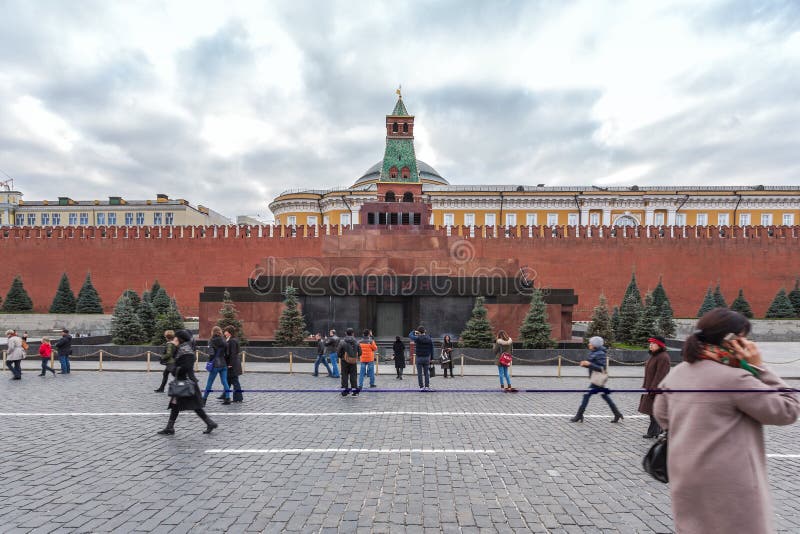 Het Mausoleum Van Lenin Op Rood Vierkant Redactionele Stock Afbeelding ...