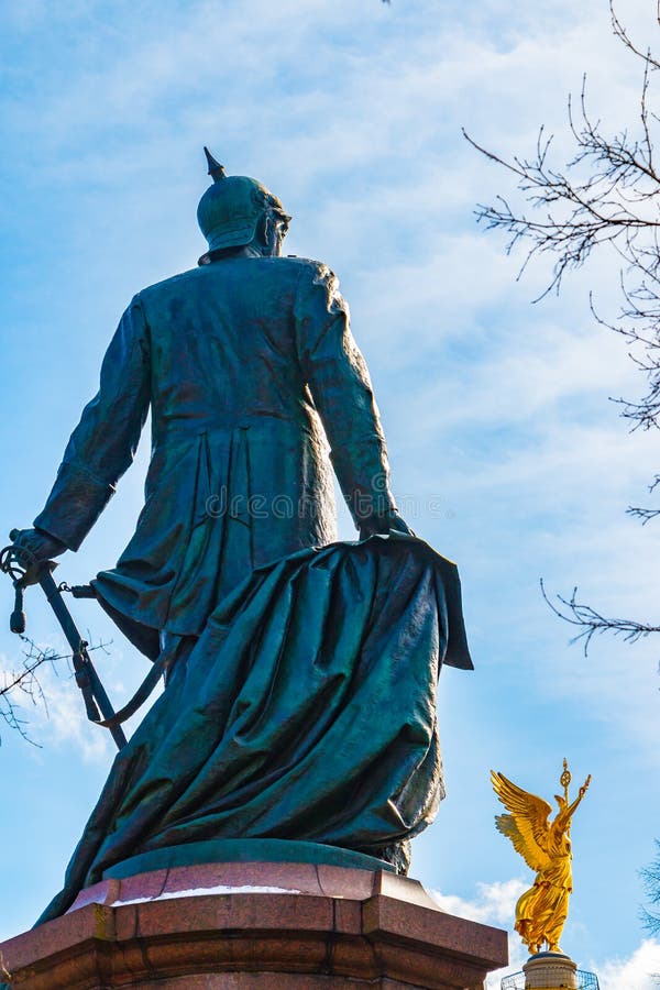 Het Monument Van Bismarck Ontmoet Victoria Column Stock Foto - Image of ...