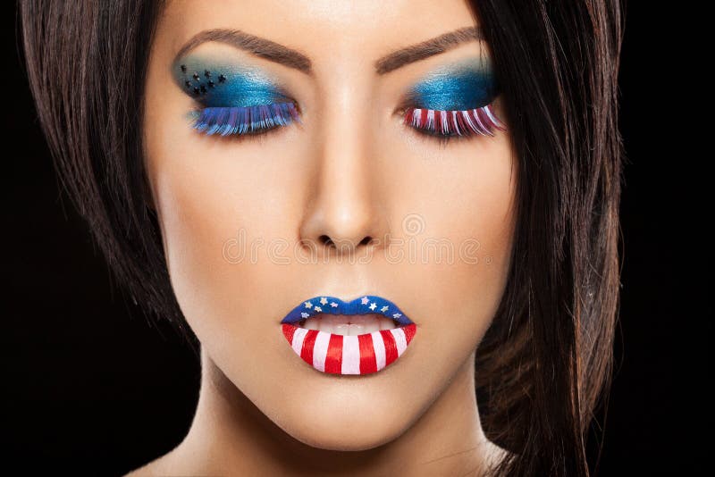 Het Mooie Gezicht Van De Vrouw Met Perfecte Make-up Stock Afbeelding ...