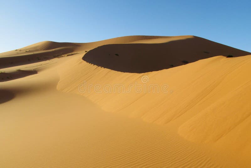 Mooi De Duinenpanorama Van De Zandwoestijn in De Woestijn Van De Sahara ...