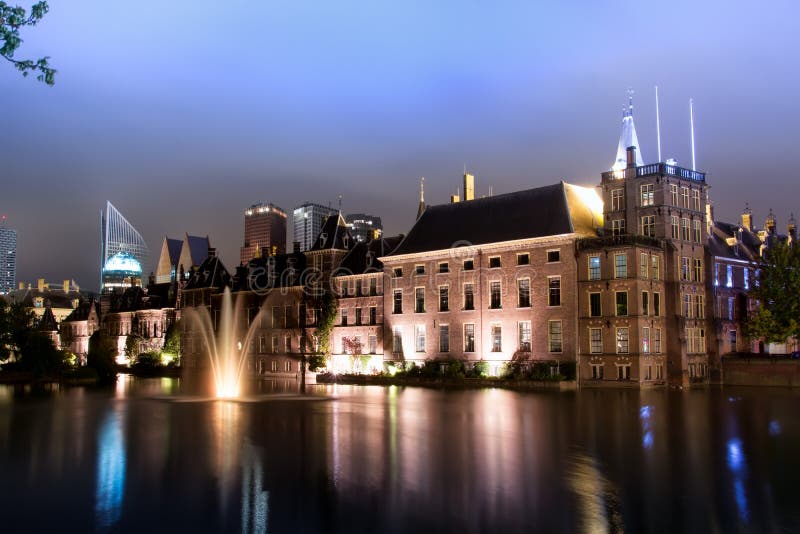 Binnenhof - Het Nederlandse Parlement En De Regering Stock Foto - Image ...