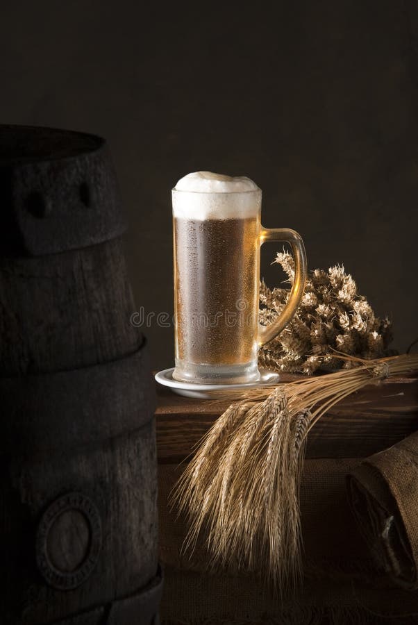 Het nog-leven met bier stock foto. Image of brouwerij - 20369206