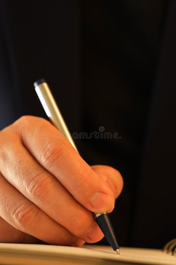 Het Noteren Van Sommige Nieuwe Ontwerpen Stock Foto - Image of persoon ...