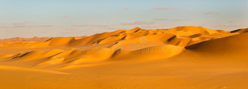 Het Panorama Van De Woestijn Van De Sahara Stock Afbeelding - Image of ...