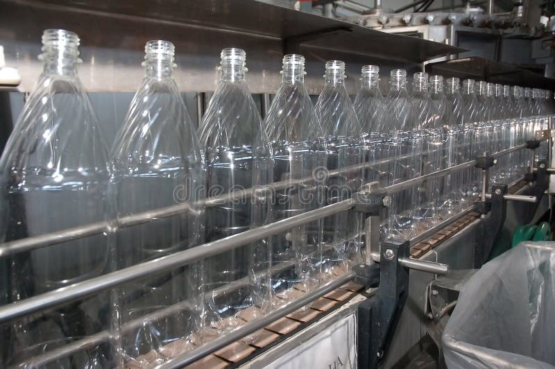 Het plastiek van flessen stock foto. Image of industrie - 12791556