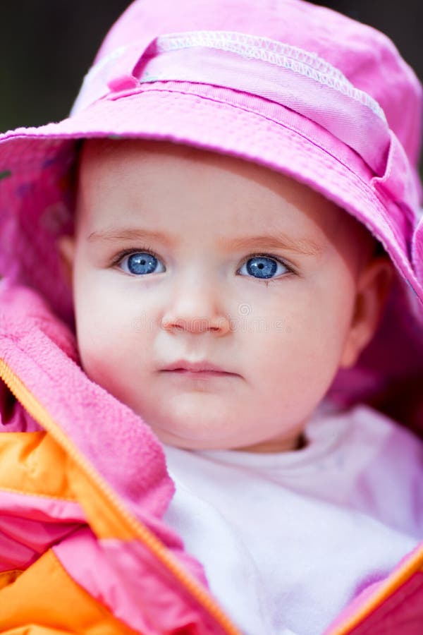 Het portret van de baby stock foto. Image of kinderjaren - 13243076