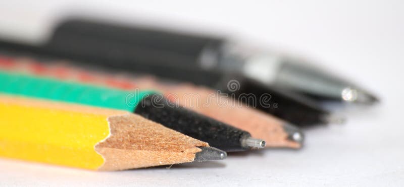 Het potlood van de pen stock afbeelding. Image of geïsoleerd - 12190029