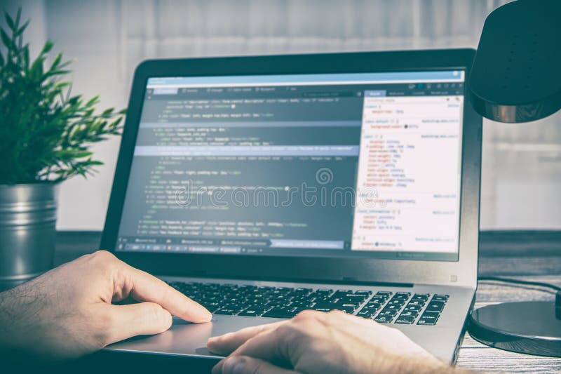 Het Programma Van De Codagecode Verwerkt Gegevens De Codeur ...