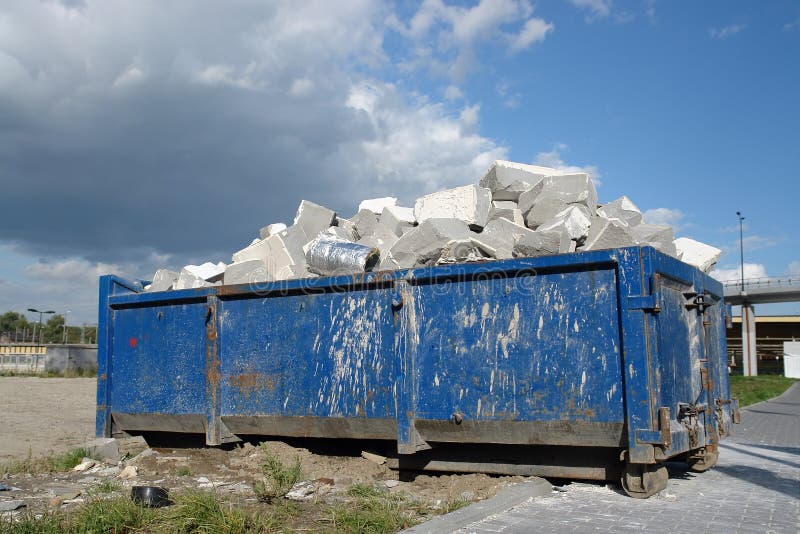 Bouwafval stock foto. Image of industrieel, blauw, bescherm - 3236654