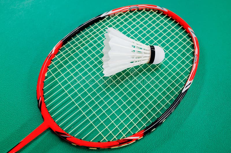 Racket En Shuttle Voor Badminton Het Badminton is Spectaculair En ...
