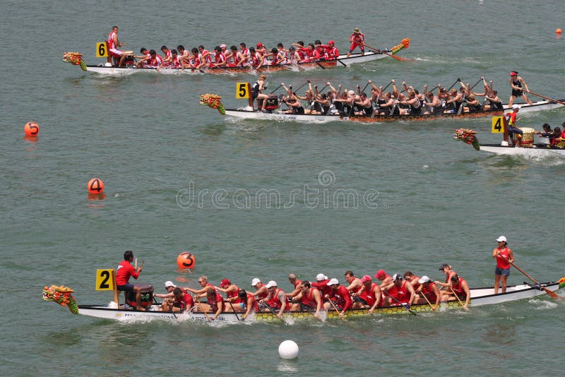 Het Ras Van De Boot Van De Draak Redactionele Stock Afbeelding - Image ...