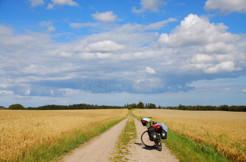 Fietstochten Op Het Platteland Stock Foto - Image of najaar, blauw ...