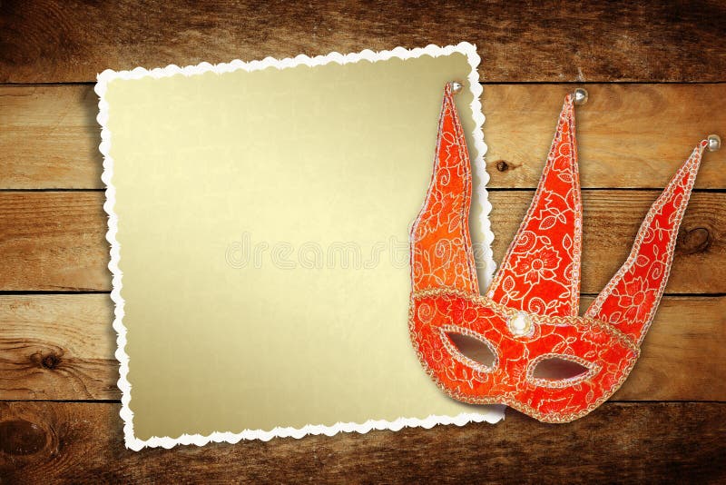 Het Rode Masker Van Carnaval Met Oud Document Voor Groet Stock Foto ...
