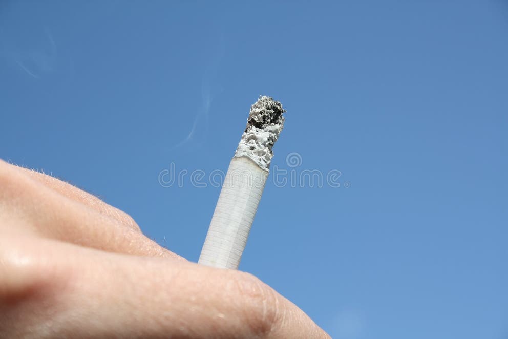 Het roken stock foto. Image of ongezond, roken, nicotine - 6587088