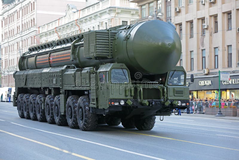 RS-24 Yars Ballistische Raket Tijdens De Repetitie Voor De ...