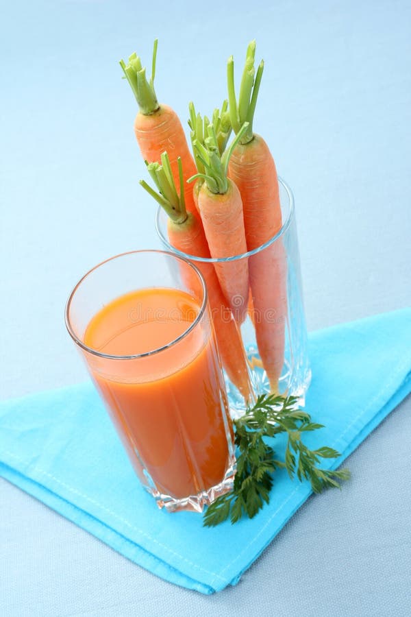 Het sap van de wortel stock foto. Image of diëet, voedsel - 5147642