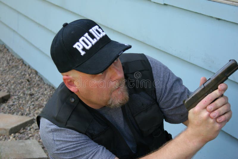 Het Spioneren Op De Slechte Kerel Stock Foto - Image of springen ...