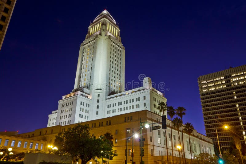 Stadhuis Van Los Angeles 's Nachts Stock Foto - Image of zaal, blauw ...