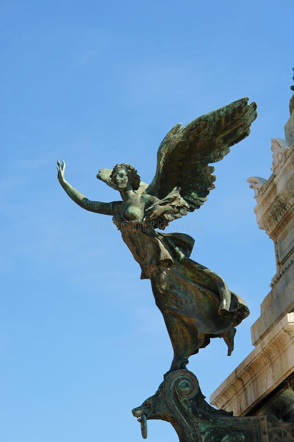 Engelbeeld in Rome, Italië stock afbeelding. Image of azuurblauw - 8266149