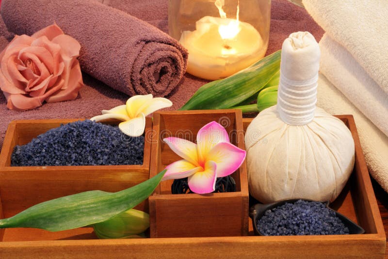 Het Stilleven Van Het Kuuroord Met Kaarsen Stock Afbeelding - Image of ...