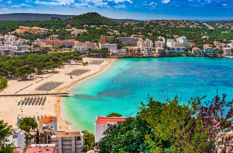 Het Strand Santa Ponsa Van Spanje Majorca Stock Afbeelding - Image of ...