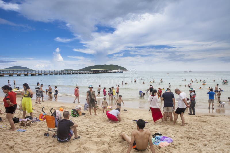 Het Strand Van De Yalongbaai, Sanya, China Redactionele Foto - Image of ...