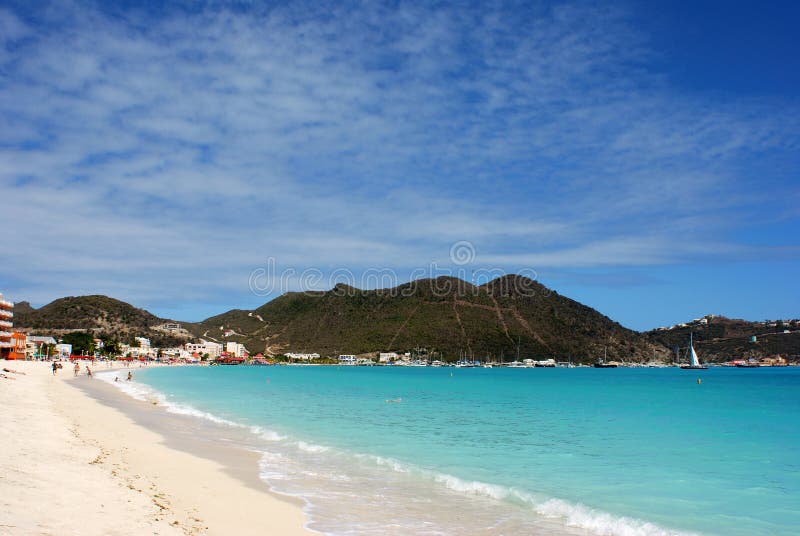Het Strand Van Het Eiland Van St.Maarten Stock Foto - Image of stad ...