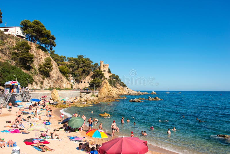Het Strand Van Lloret De Mar Redactionele Afbeelding - Image of ...