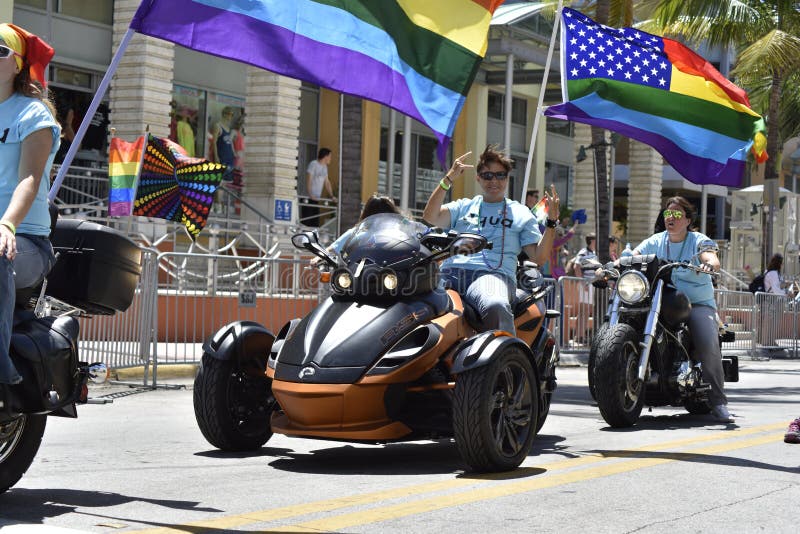 Het STRAND Van MIAMI, FLORIDA, 9 APRIL, 2016 - Vrolijke Trots ...