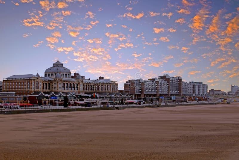 Het Strand Van Scheveningen in Nederland Stock Afbeelding - Image of ...