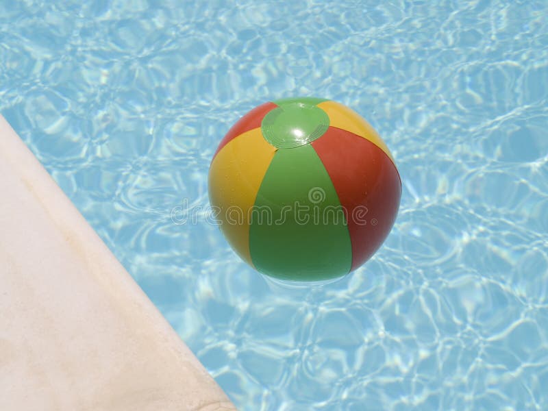 Het Strandbal Van Het Water in Pool Stock Afbeelding - Image of ...