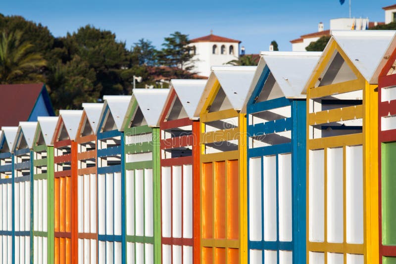 Het Strandcabines Van De Zomer Stock Foto - Image of strand, water ...