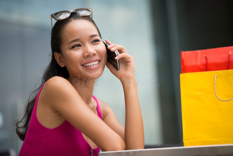 Het telefoneren van stock foto. Image of bedrijf, koel - 32821778