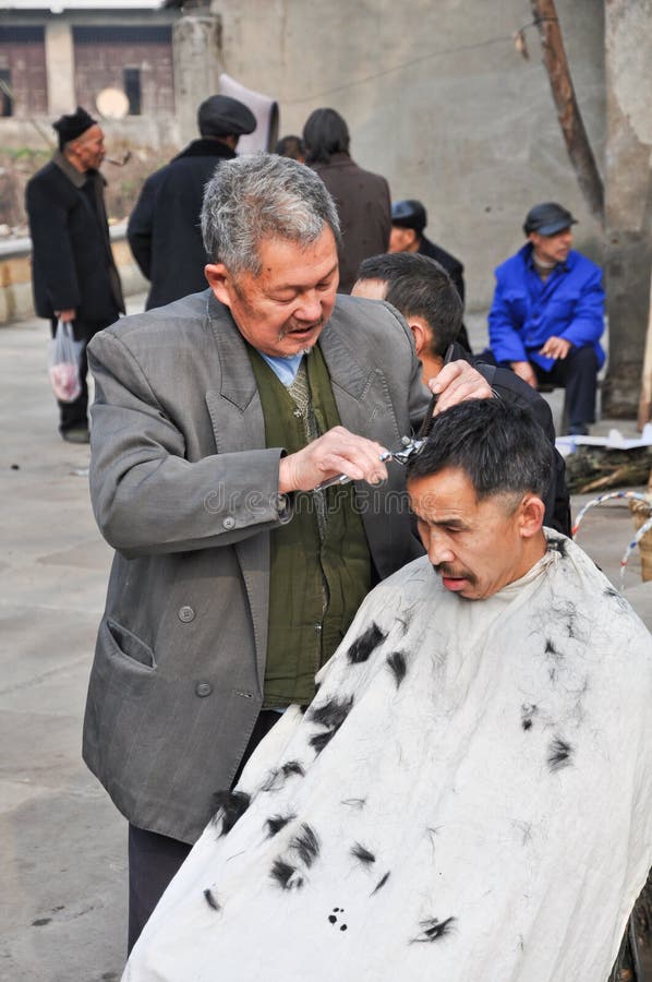 Het Traditionele Kapsel in China Redactionele Afbeelding - Image of ...