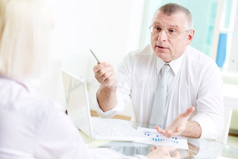 Het uiten van advies stock afbeelding. Image of rijp - 33410279