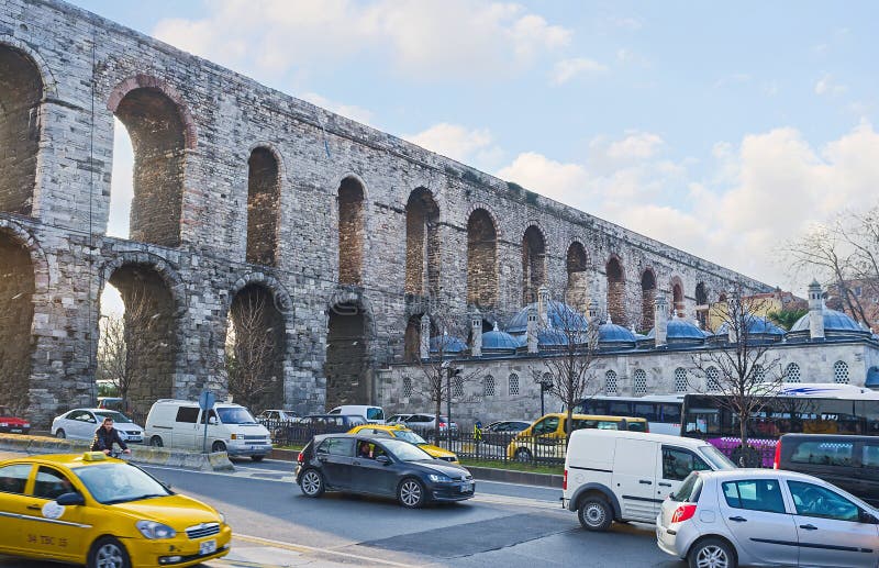 Het Valens-Aquaduct is Een Roman Aquaduct Dat Belangrijk Wate Was ...