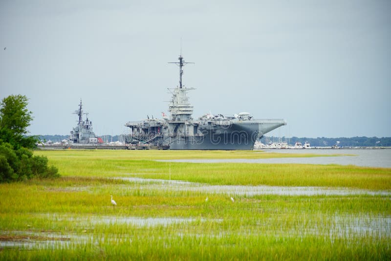 Het Vliegdekschip Van USS Yorktown Redactionele Foto - Image of ...