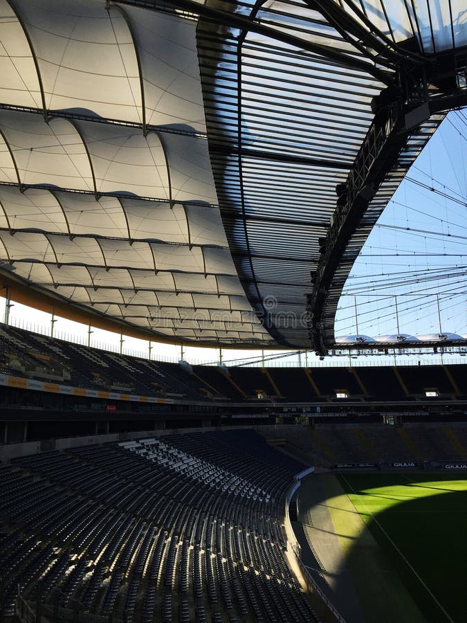 Het Voetbalstadion Van Frankfurt - De Arena Van Commerzbank ...