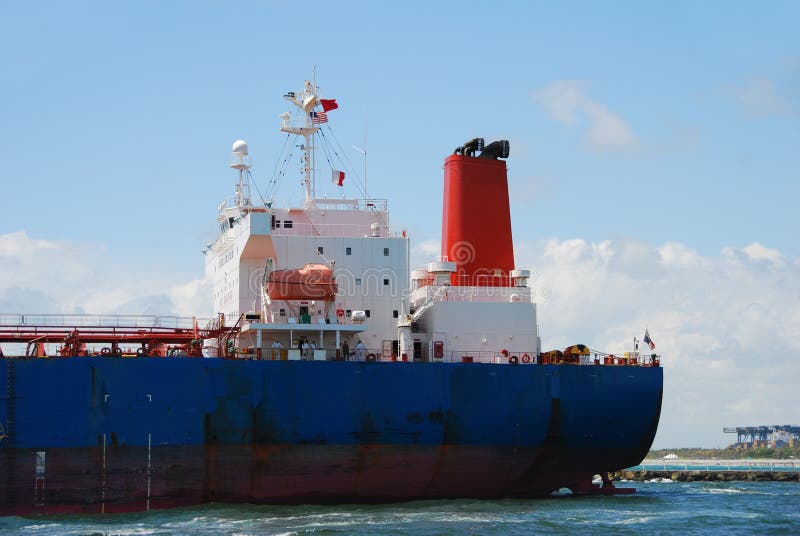 Het Vrachtschip Van De Lading Stock Foto - Image of oceaan, groot: 2986400