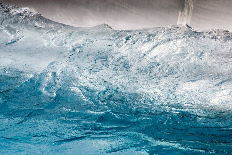 Het Water Van Het Element En Zijn Sterkte Stock Afbeelding - Image of ...