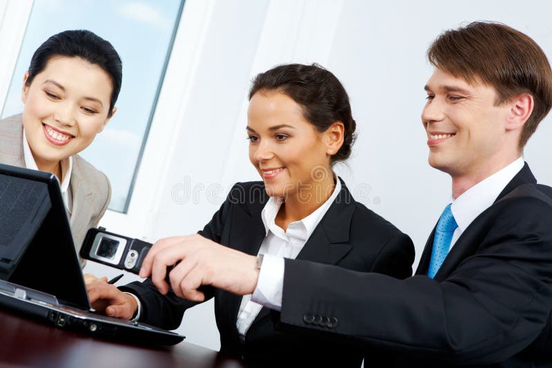 Het werk van de computer stock foto. Image of vergadering - 15104770