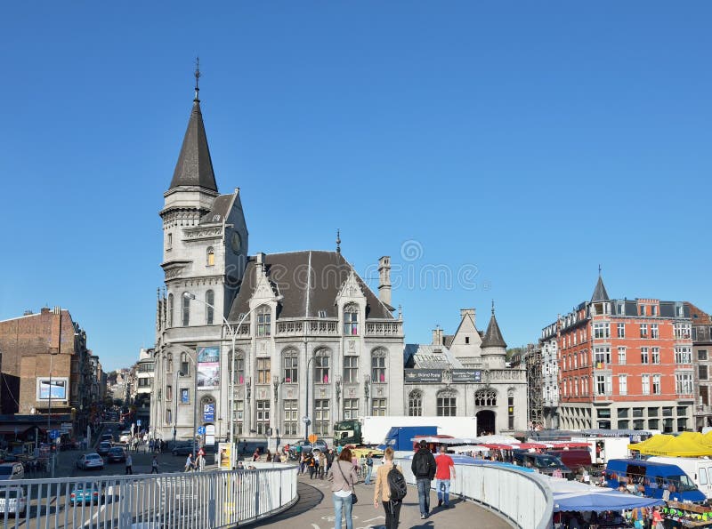 Winkelgebied in Het Centrum Van Luik Redactionele Afbeelding - Image of ...