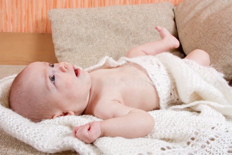 Het zoete baby rusten stock foto. Image of mond, huid - 17695586