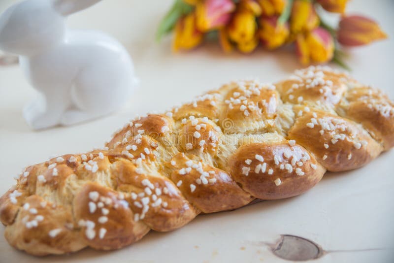 Het Zoete Duitse Brood Van Pasen Stock Foto - Image of feestelijk ...