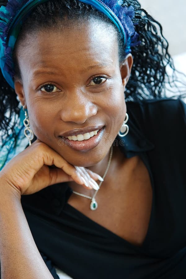 Heureux et confiant photo stock. Image du espiègle, sourire - 6126698