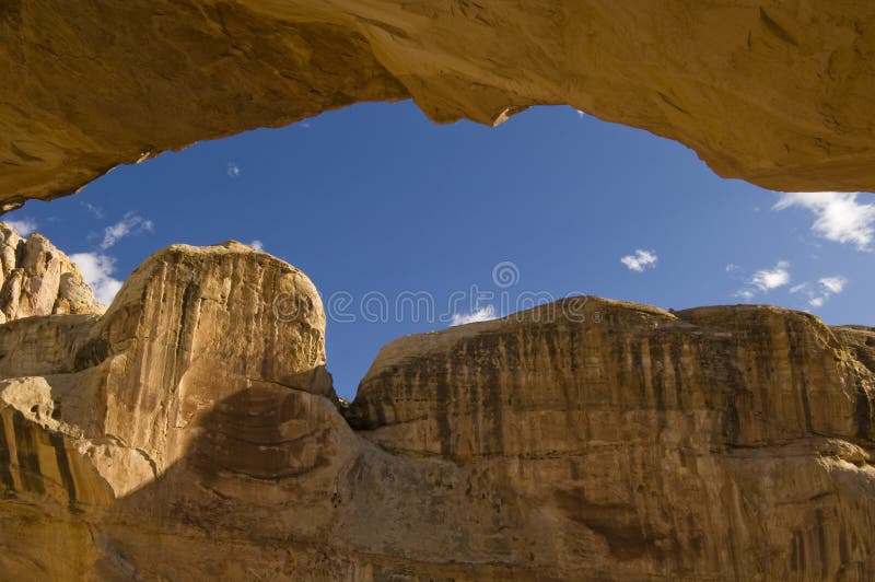Hickman Bridge and wall stock image. Image of reef, scenic - 10761883