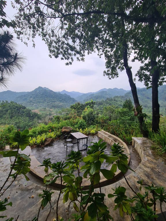 Hidden Gem Cafe in the Mountain Stock Photo - Image of hidden, cafe ...