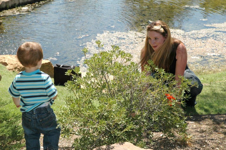 Kids Making Native American Crafts Stock Photos - Free & Royalty-Free ...